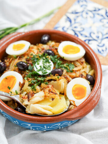 Bacalhau à Gomes de Sá (Portuguese salt cod casserole) - Caroline's Cooking