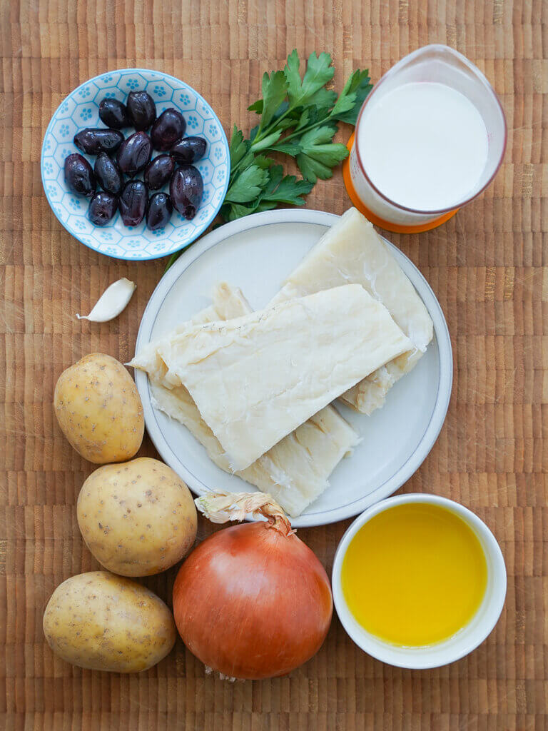 Bacalhau à Gomes de Sá (Portuguese salt cod casserole) - Caroline's Cooking