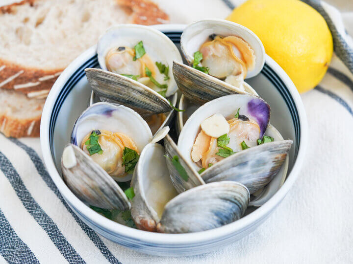 Portuguese clams (Amêijoas á bulhão pato) - Caroline's Cooking